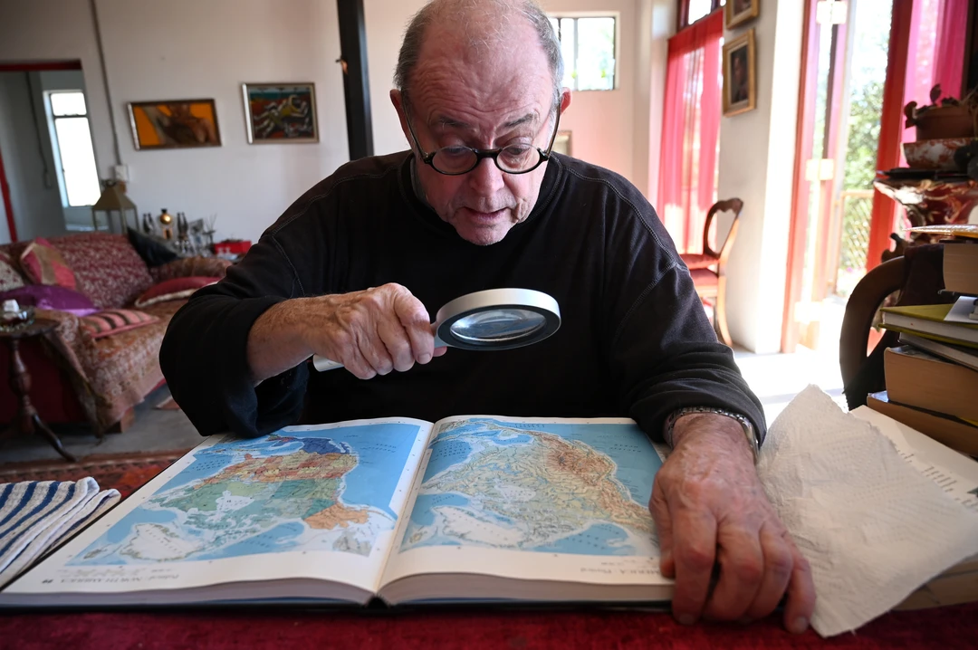 Robert Whitehead’s Head in the Stars, and Feet on the Ground ...